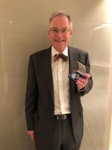Doctor recognised with lifetime achievement award - NHSGGC