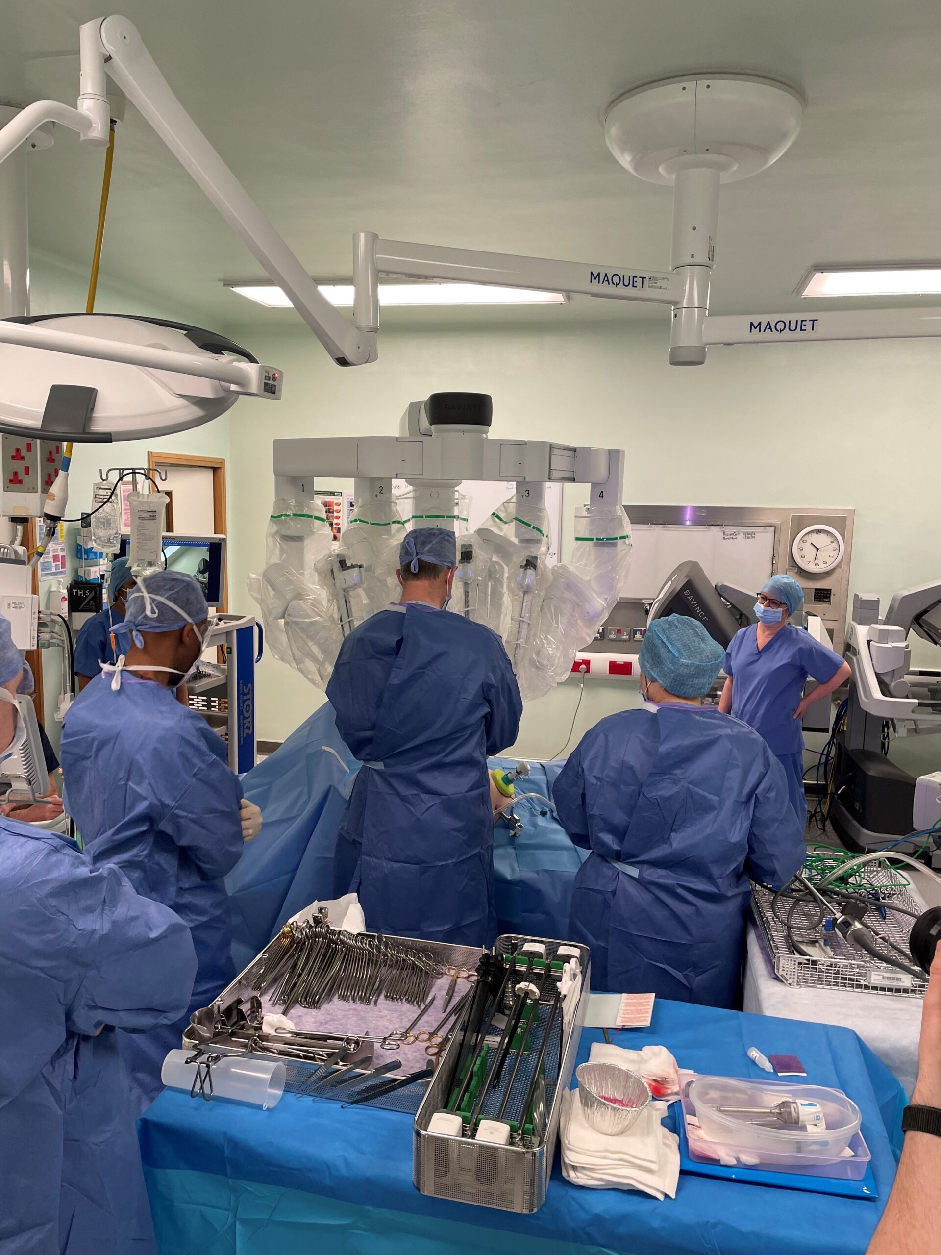 Glasgow Royal Infirmary Robotics Team hits 500 surgery milestone - NHSGGC